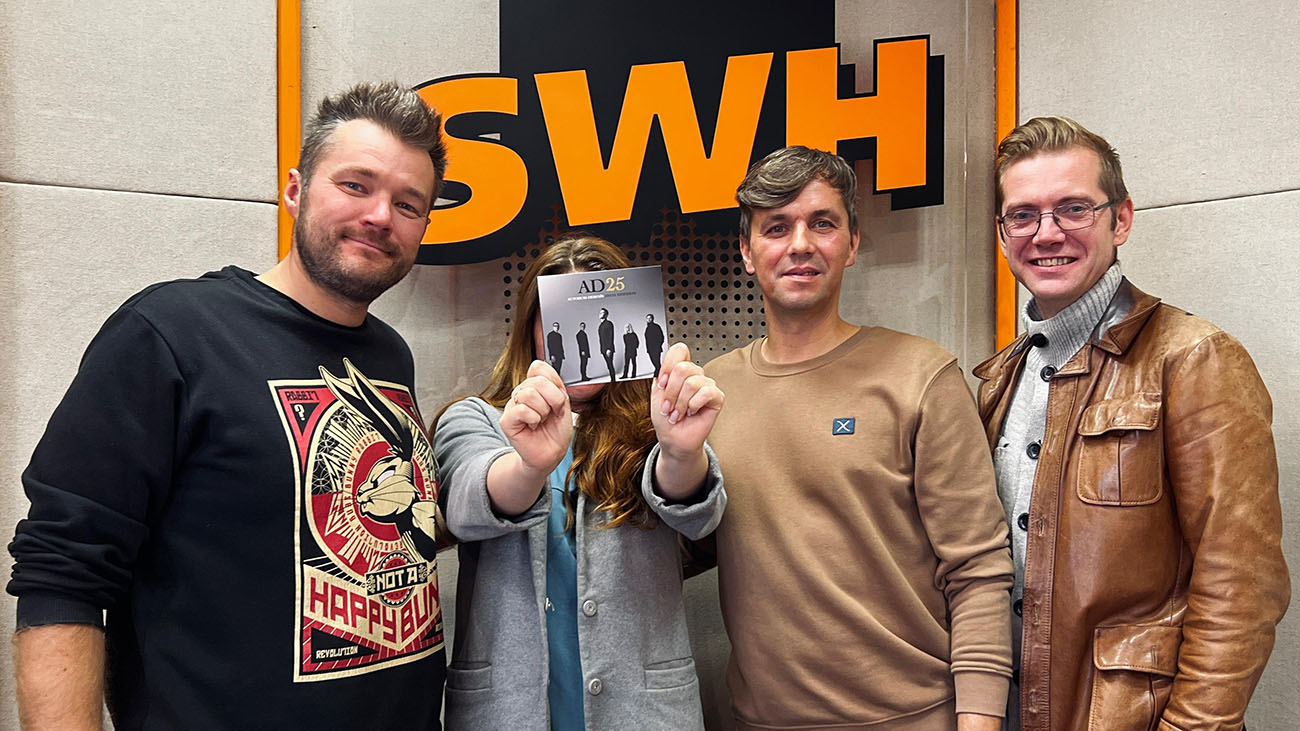 Grupa «Autobuss debesīs» ieraksta jaunu singlu un gatavojas 25 gadu ...